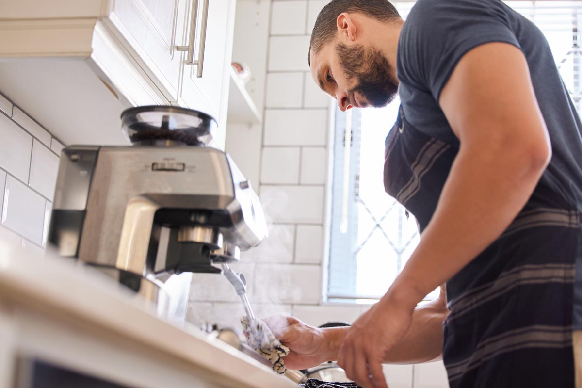 Come pulire la macchina del caffè: guida completa e facile